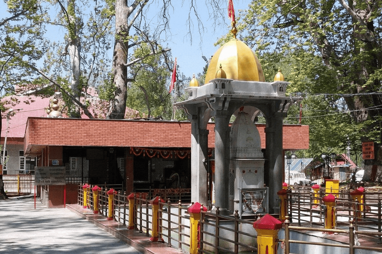 Top 10 Religious Places In Kashmir To Visit In 2026