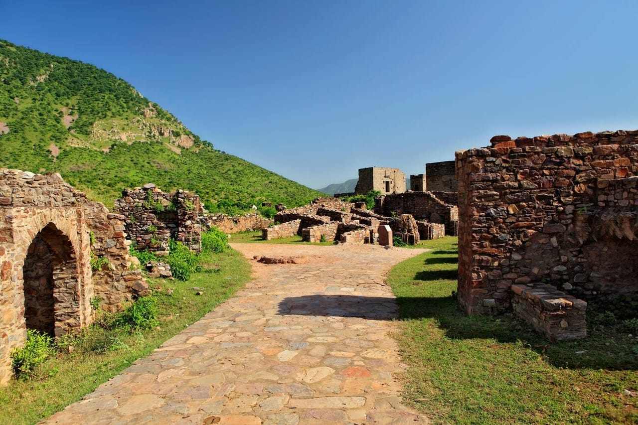 Bhangarh Fort Guide: Dare to Visit this Haunted Fort in Rajasthan
