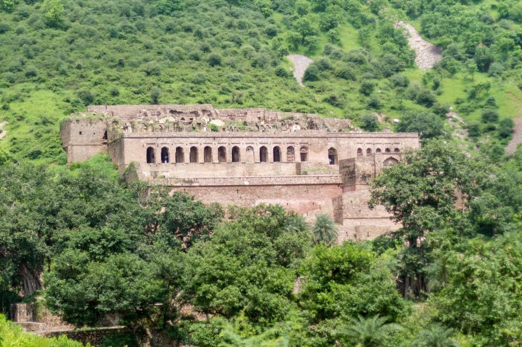 Bhangarh Fort Guide: Dare to Visit this Haunted Fort in Rajasthan
