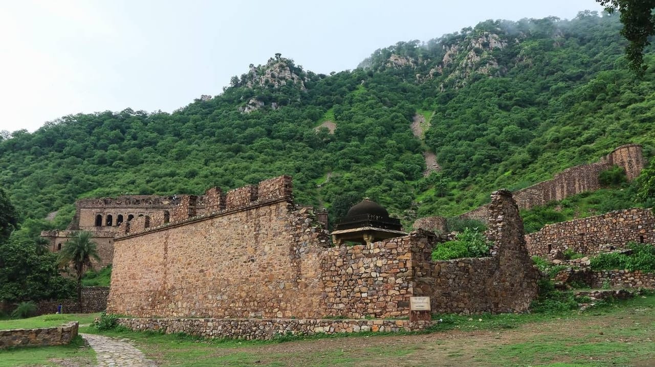 Bhangarh Fort Guide: Dare to Visit this Haunted Fort in Rajasthan