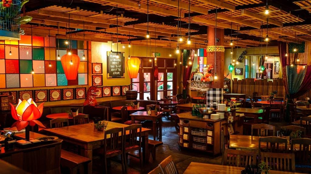 8 Noida Top Restaurants: A Foodie's Paradise