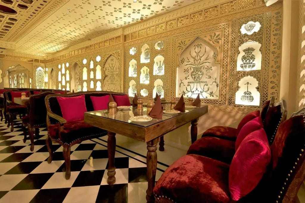 8 Noida Top Restaurants: A Foodie's Paradise