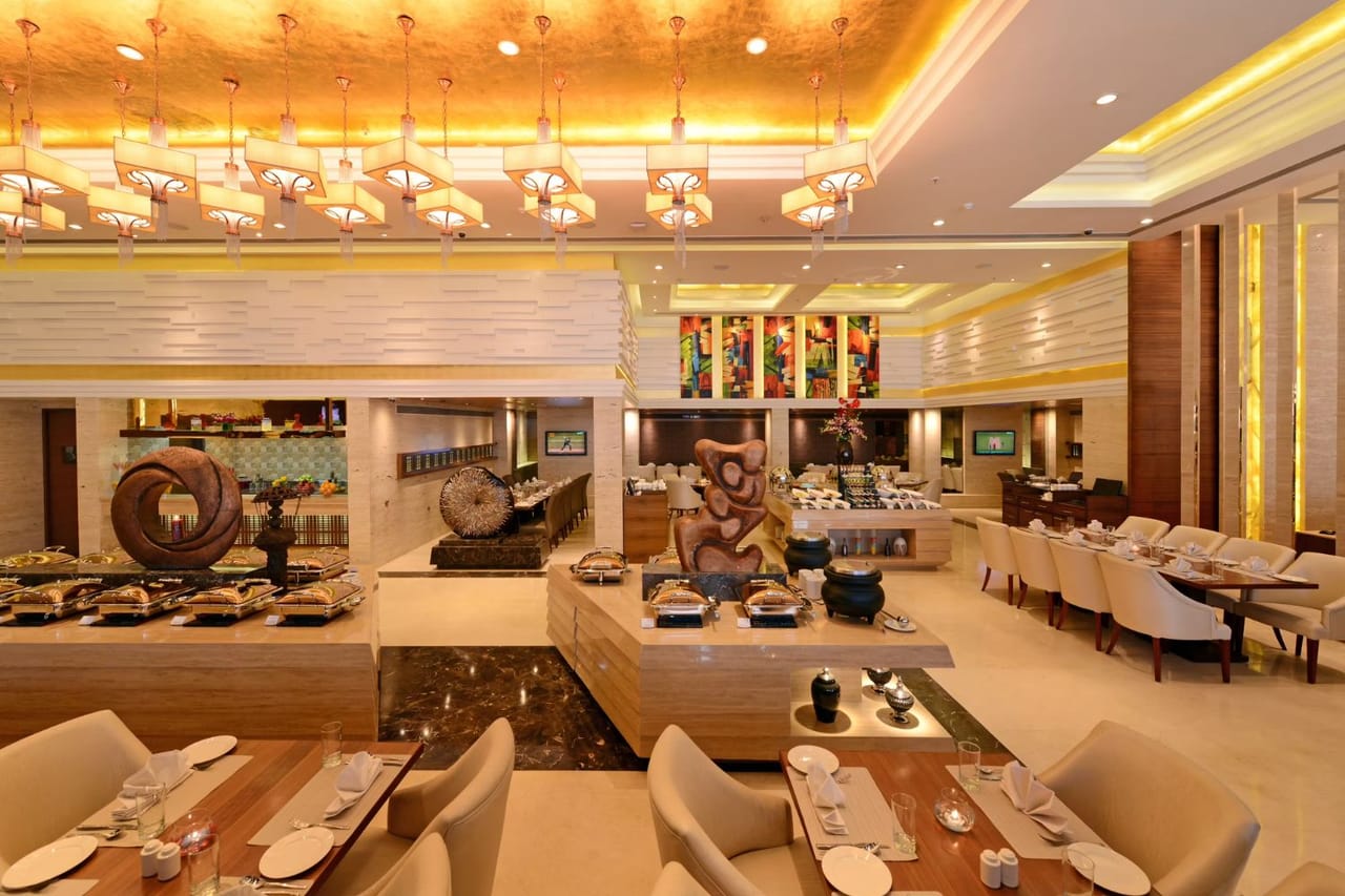 8 Noida Top Restaurants: A Foodie's Paradise