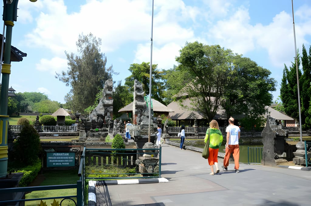 Puseh Batuan Temple In Bali: Ancient Hindu Shrine(Updated)