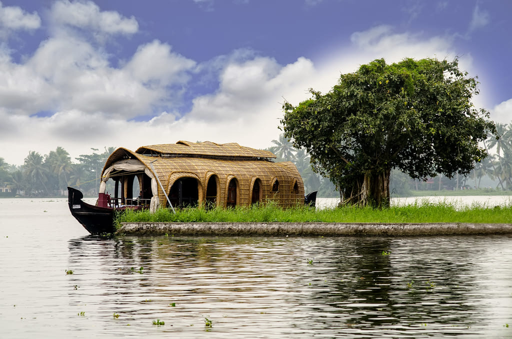 Discover 10 Hidden Kerala Backwaters