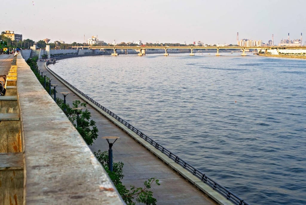 Sabarmati Riverfront: A Guide to Ahmedabad's Best Spot!