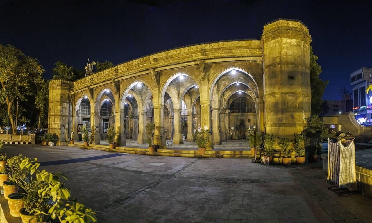 Sidi Saiyyed Mosque: History, Architecture & Famous Jali Work