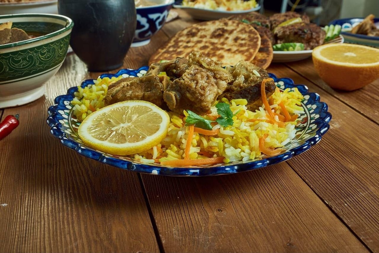 7 Best Restaurants in Lucknow: A Local's Guide