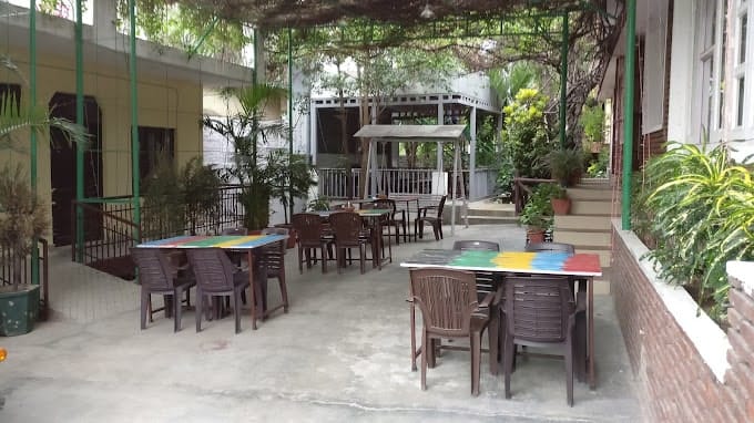 15 Best Cafes in Rishikesh: Stunning Views and Delicious Retreats