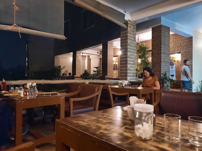 15 Best Cafes in Rishikesh: Stunning Views and Delicious Retreats