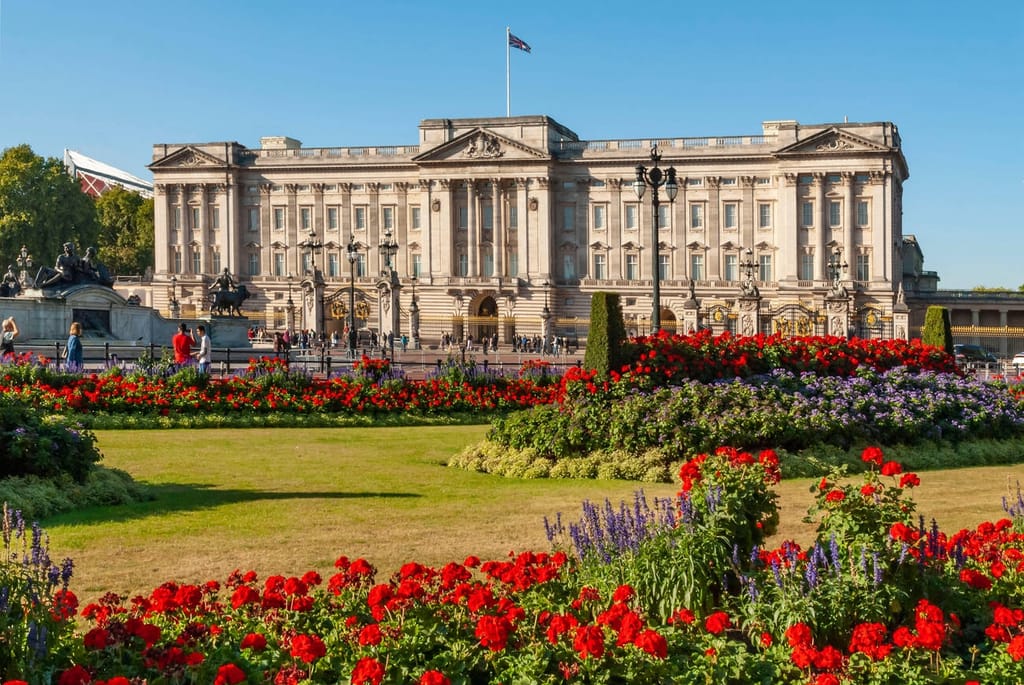 Buckingham Palace: A Simple Guide for Visitors
