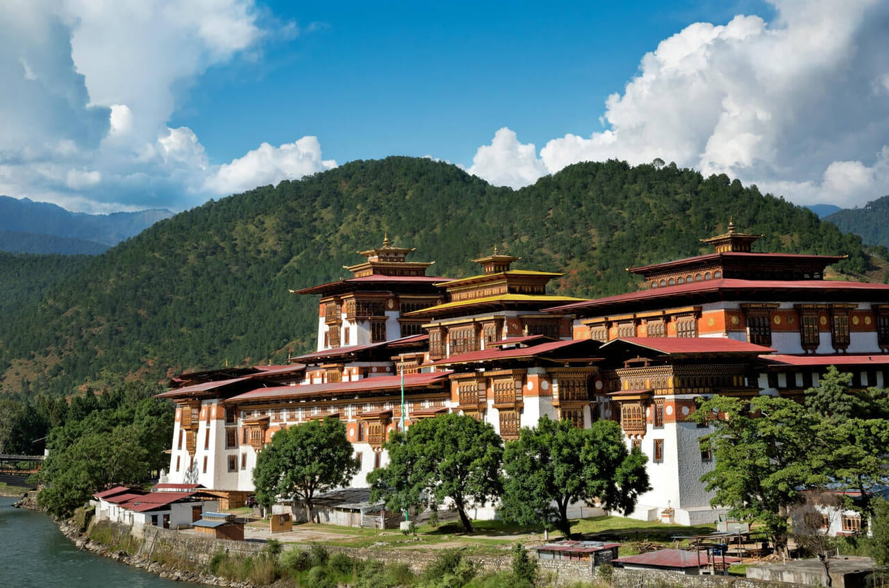 Phobjikha Valley- Know everything from Route to Tourist Attractions
