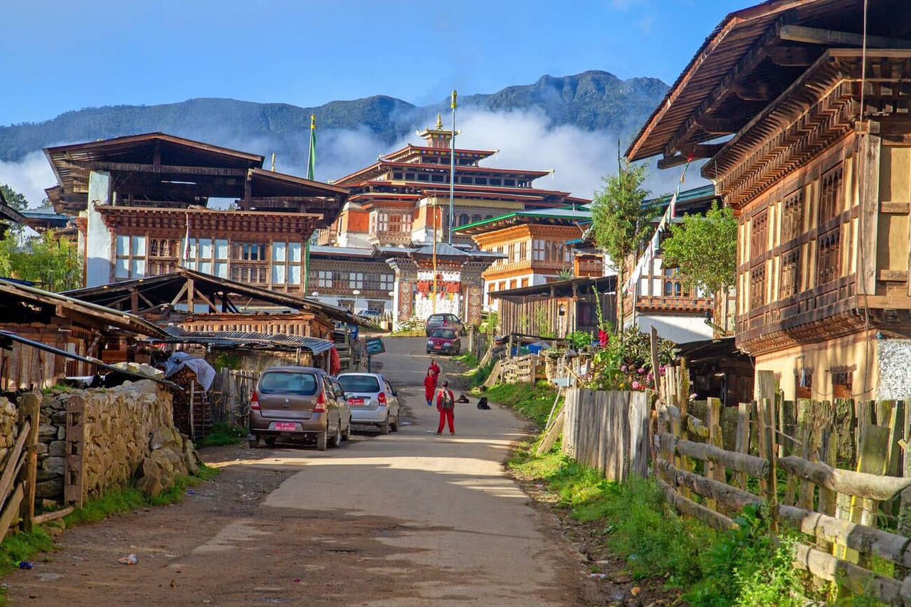 Phobjikha Valley- Know everything from Route to Tourist Attractions