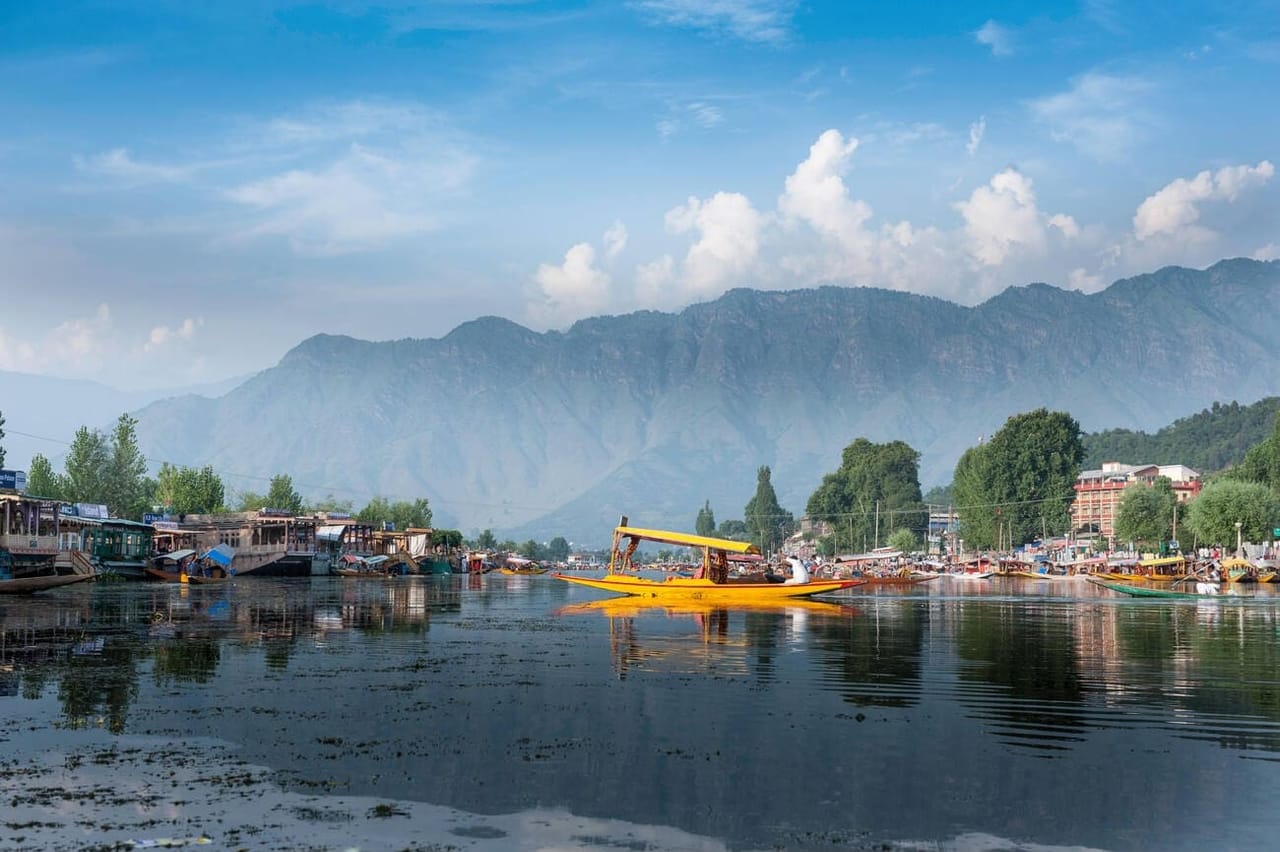 Wular Lake, Kashmir: How to Reach, Things to Do, Best Time