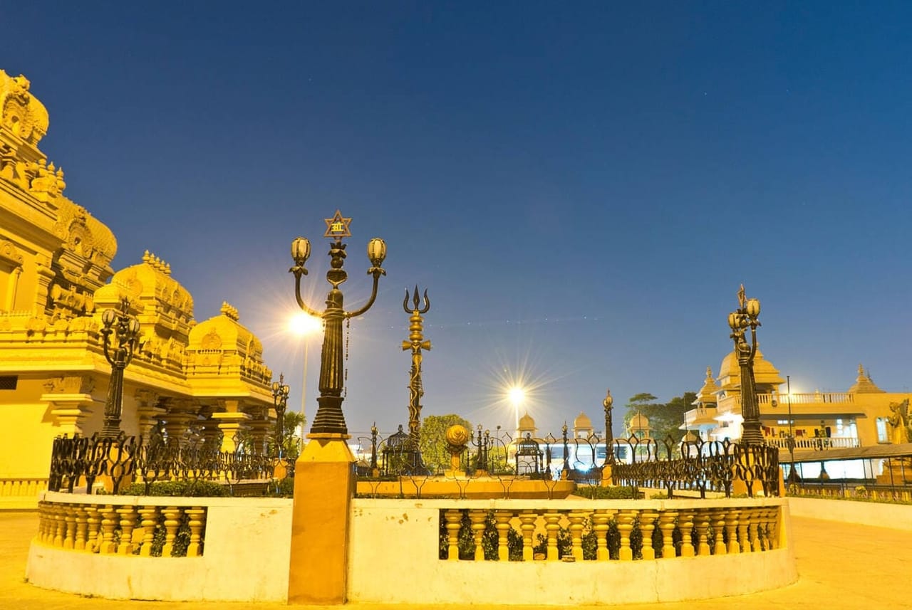Explore Chhatarpur Temple: Delhi's Famous Spiritual Landmark
