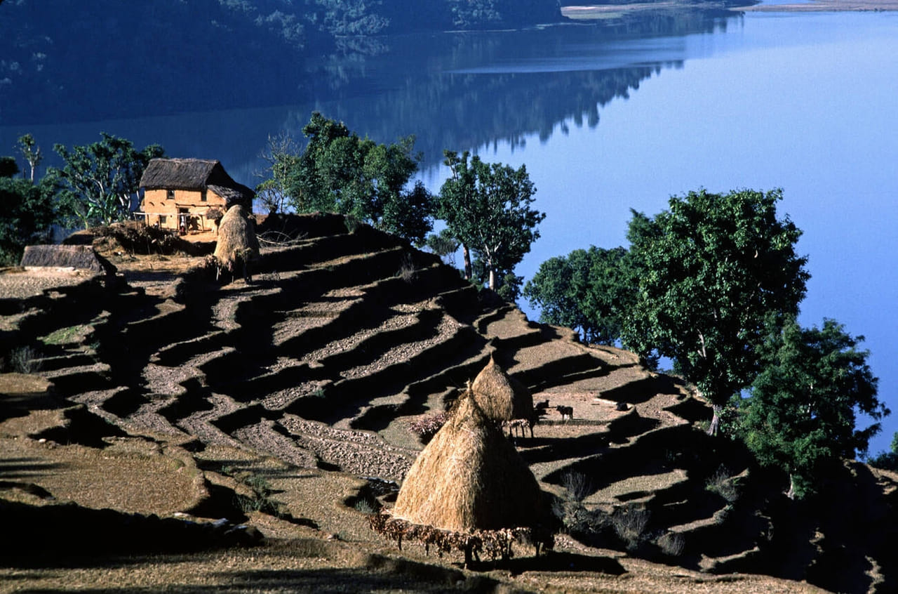 Wular Lake, Kashmir: How to Reach, Things to Do, Best Time