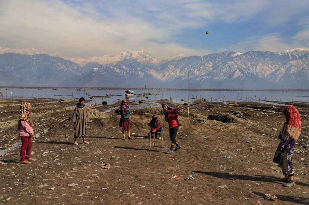 Wular Lake, Kashmir: How to Reach, Things to Do, Best Time