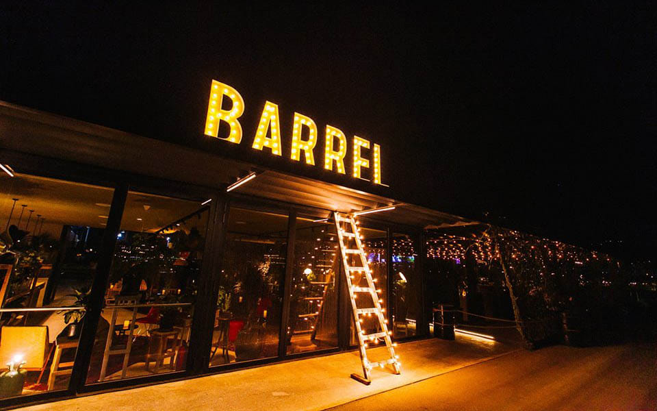 16 Lively Party Places In Baku: Best Nightclubs, Bars, Lounges