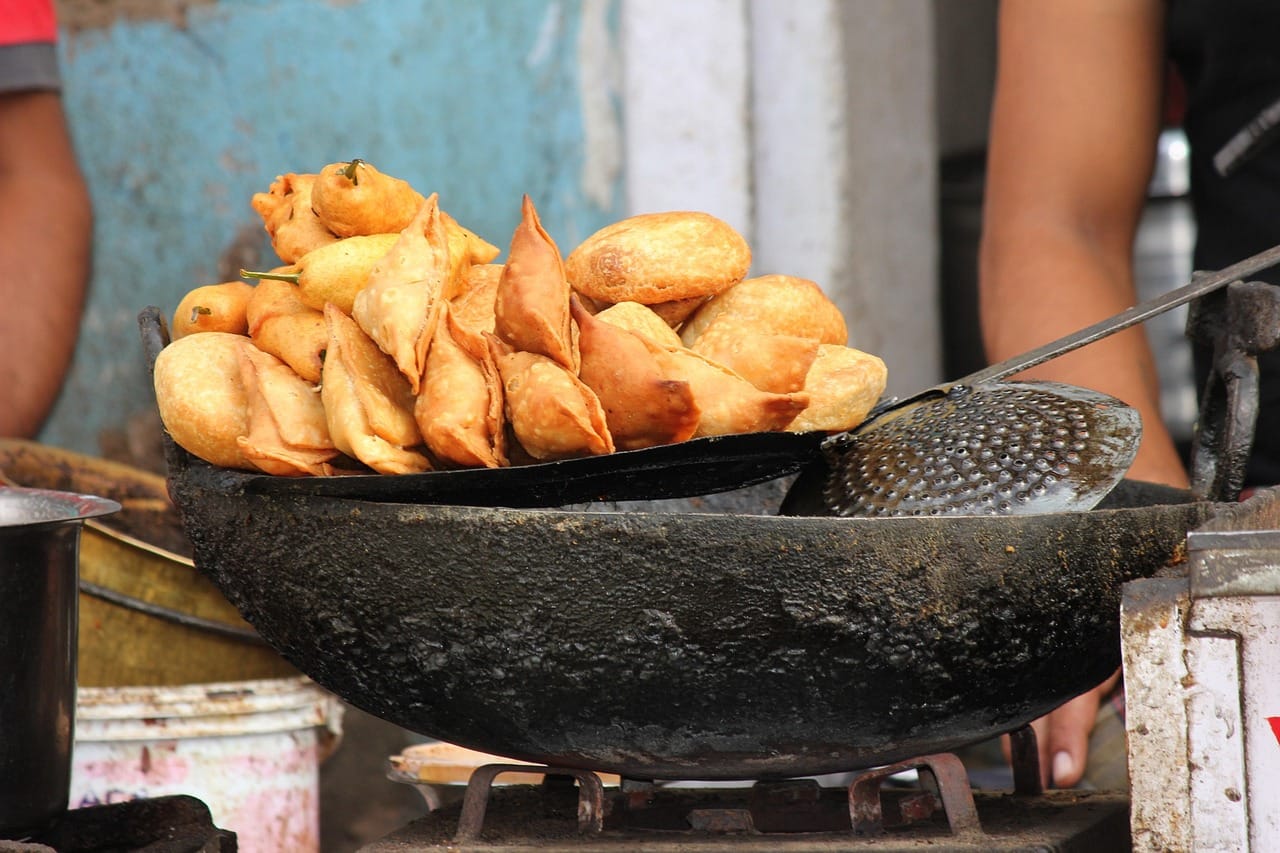 10 Best Local Food in Kanpur you Must-Try | Food Guide