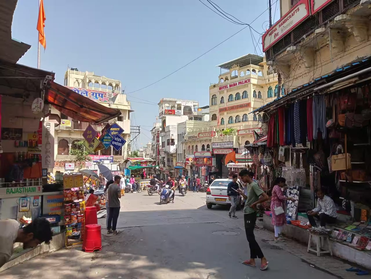 Hathi Pol Bazaar In Udaipur: Timings, Best Things To Buy