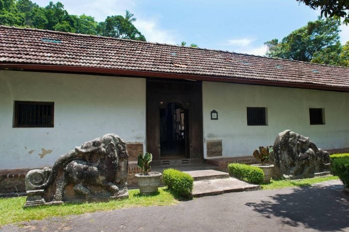 Top 19 Things To Do At Kandy Lake:Explore Heart of Kandy
