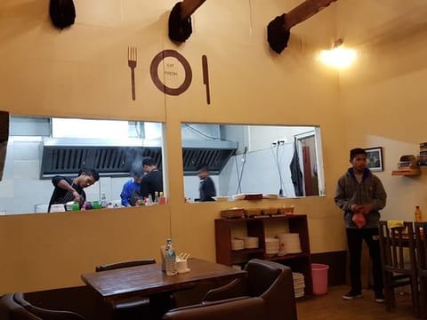 13 Popular Cafes in Shillong: Timings, Best Dishes, and More