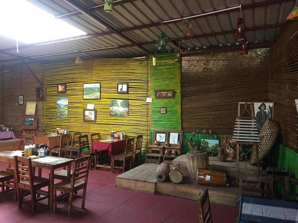 13 Popular Cafes in Shillong: Timings, Best Dishes, and More