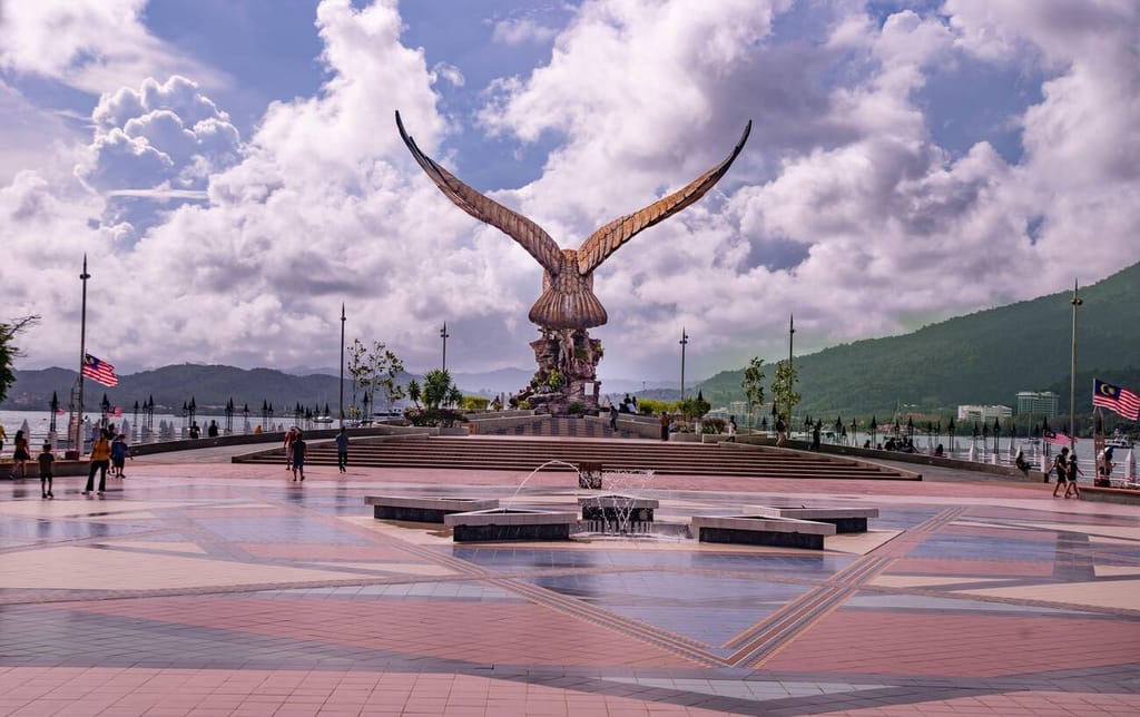 Dataran Lang Eagle Square: What to Expect - Insider Tips!