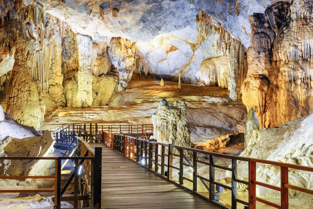 Paradise Cave: 2026 Travel Guide To This Underground Gem