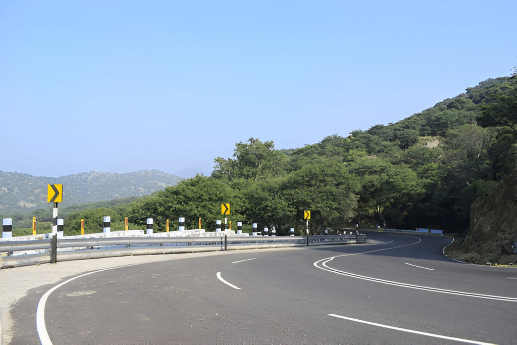 Best Time to Visit Hogenakkal Falls – A Complete Visitor’s Guide