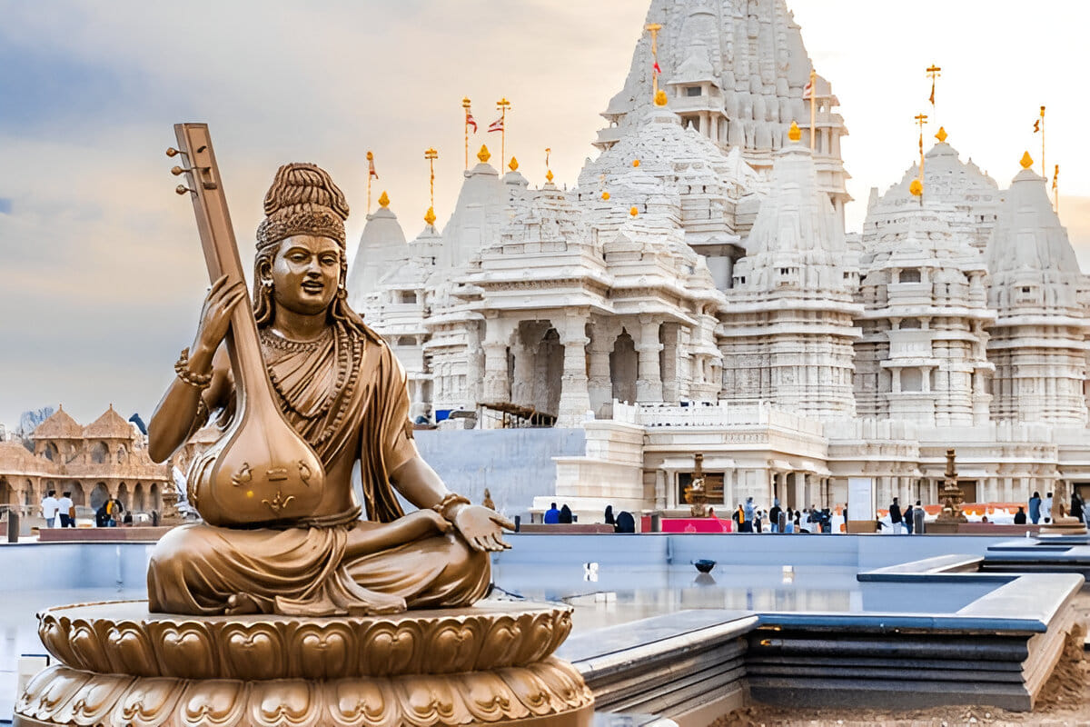 Swaminarayan Akshardham – Timings, Ticket Price, Attractions & How to Reach