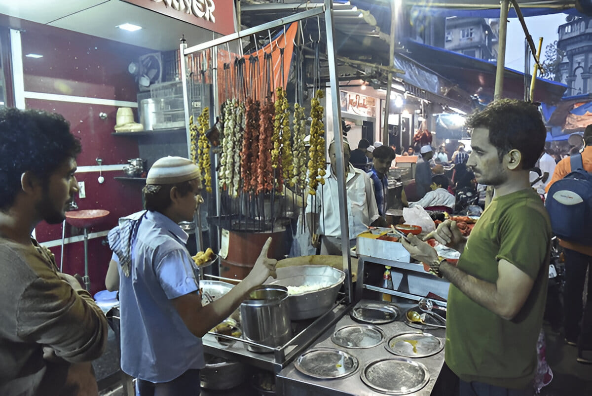 Mohammed Ali Road, Mumbai: Famous Street Food Guide 2026