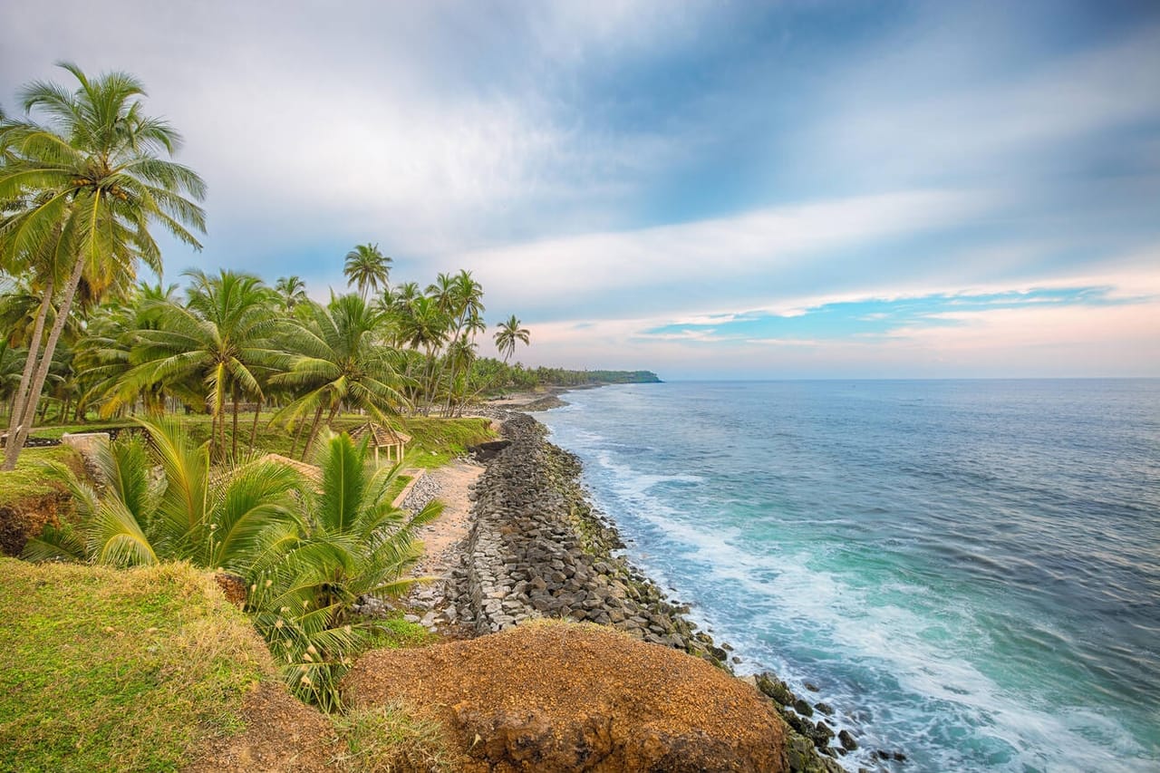 Varkala Beach in Kerala: Best Time, How to Reach, and Travel Tips