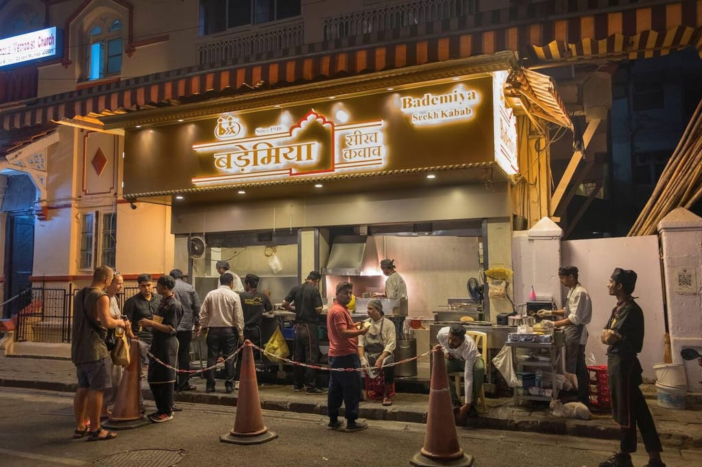 Top 30 Places to Visit in Mumbai at Night for Food, Views & Fun