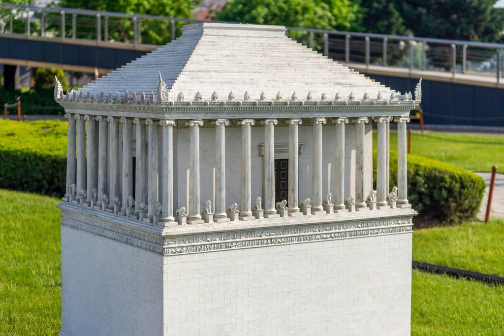 Updated 7 Wonders of the World: Old, New, and Natural Spots