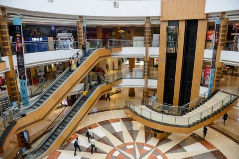 15 Popular Shopping Places in Mumbai Known for Great Deals