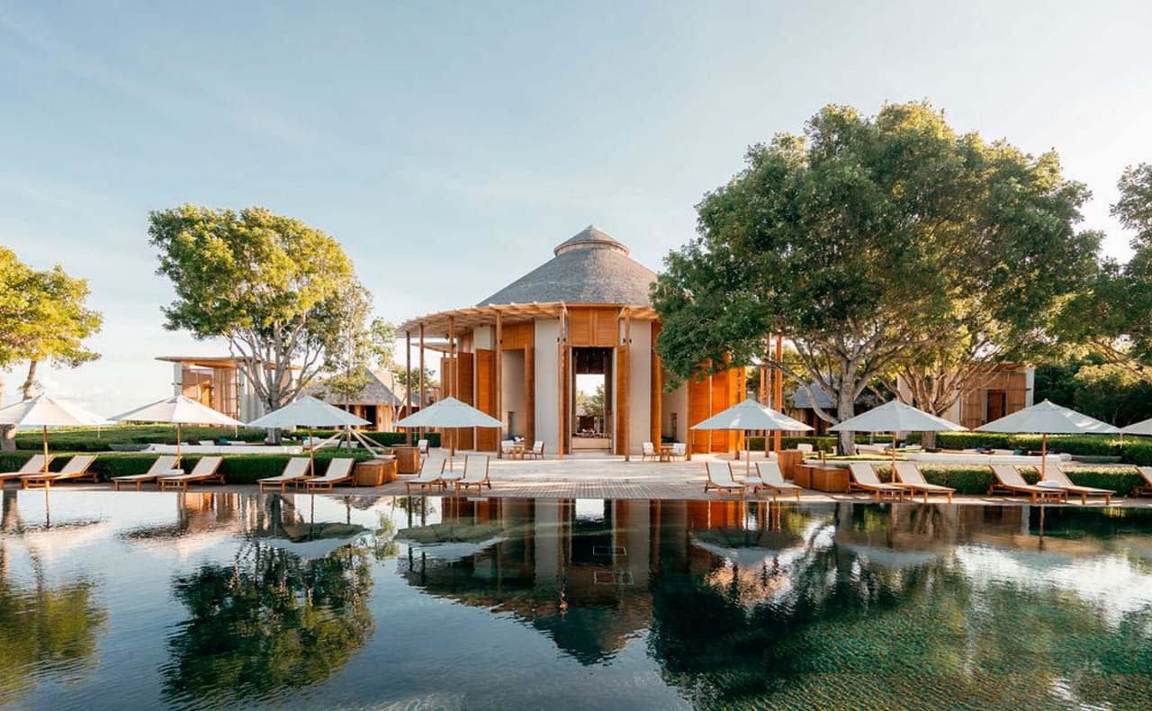 Inside the World’s Most Luxurious 7 Star Hotels - Stay Like Royalty!