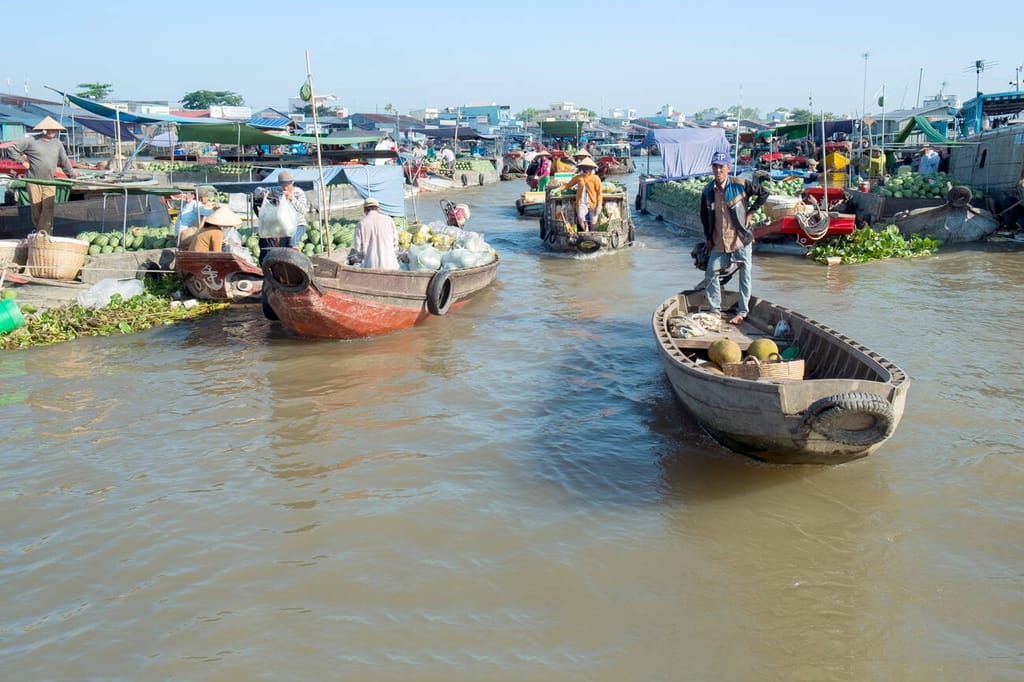 9 Floating Markets in Vietnam: Location & Best Time to Visit