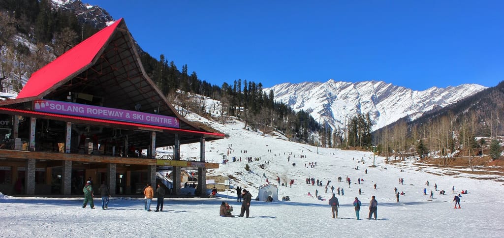Snowfall in Manali: 6 Ways To Experience The Snow