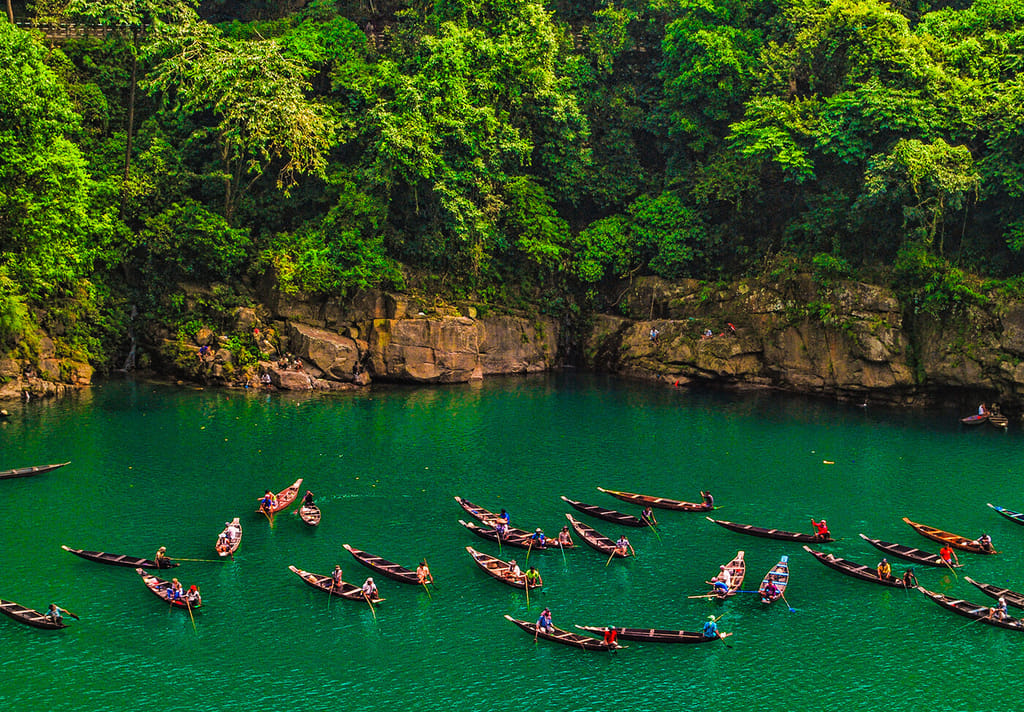 Umngot River in Meghalaya: Best Time, How to Reach, and Tips