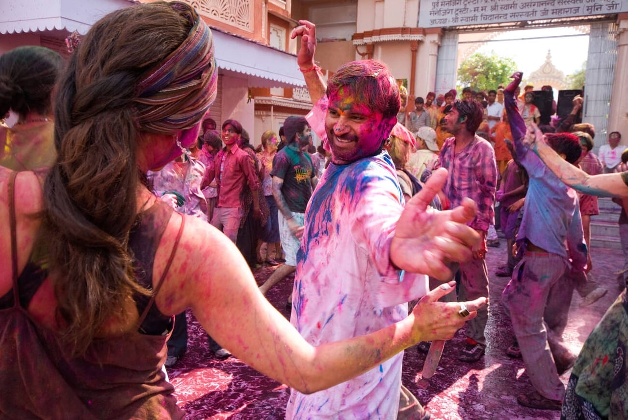 Holi in Rishikesh: Top Holi Events That You Must Attend