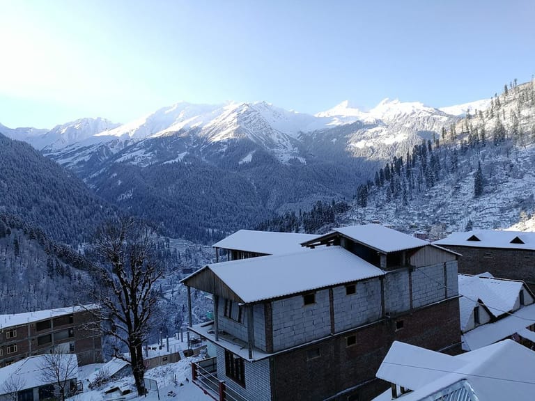 Snowfall in Manali: 6 Ways To Experience The Snow